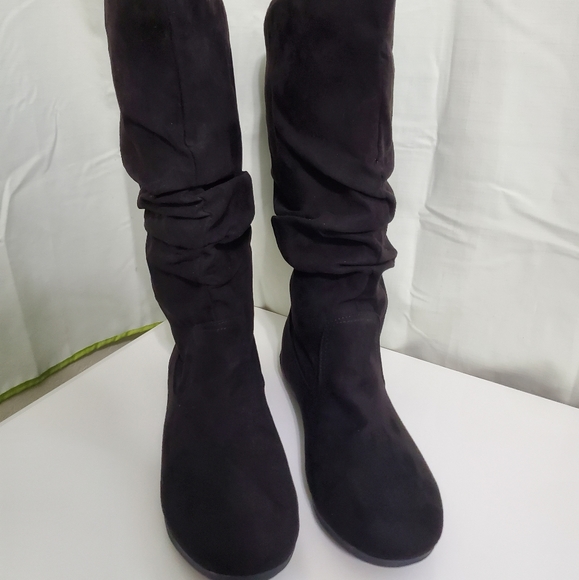 Az Kasper | Shoes | Arizona Womens Kasper Flat Heel Slouch Boots | Poshmark